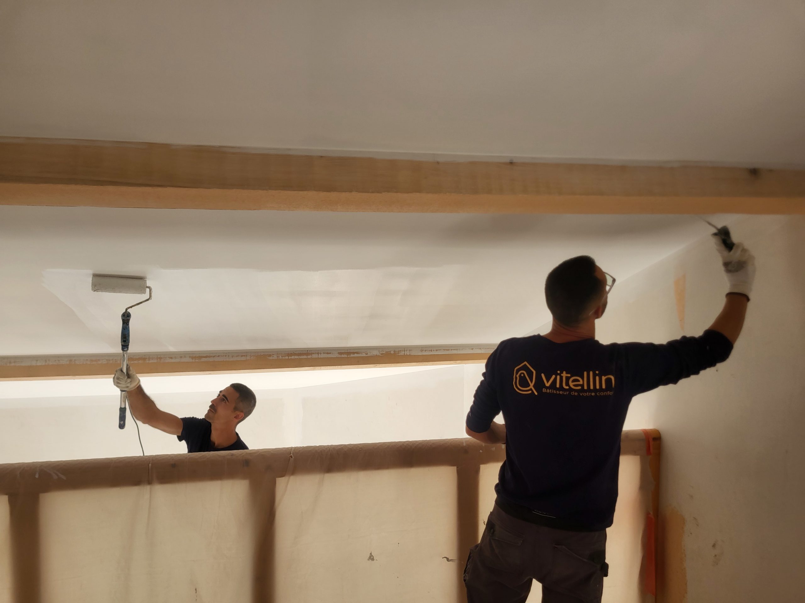 Isolation et peinture de plafonds en rampant - Vitellin
